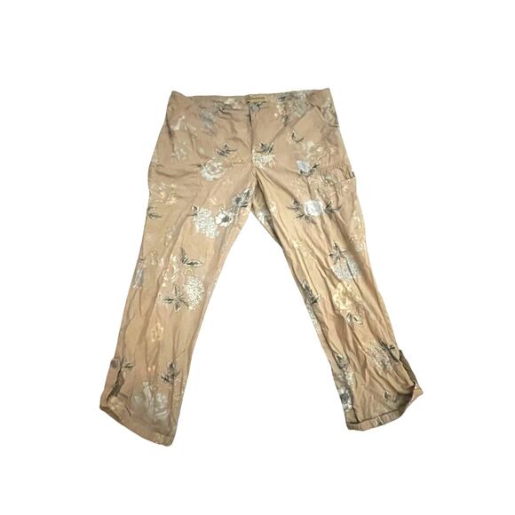 Democracy | Pants & Jumpsuits | Democracy Woman Sz 4 Capri Pants Beige ...